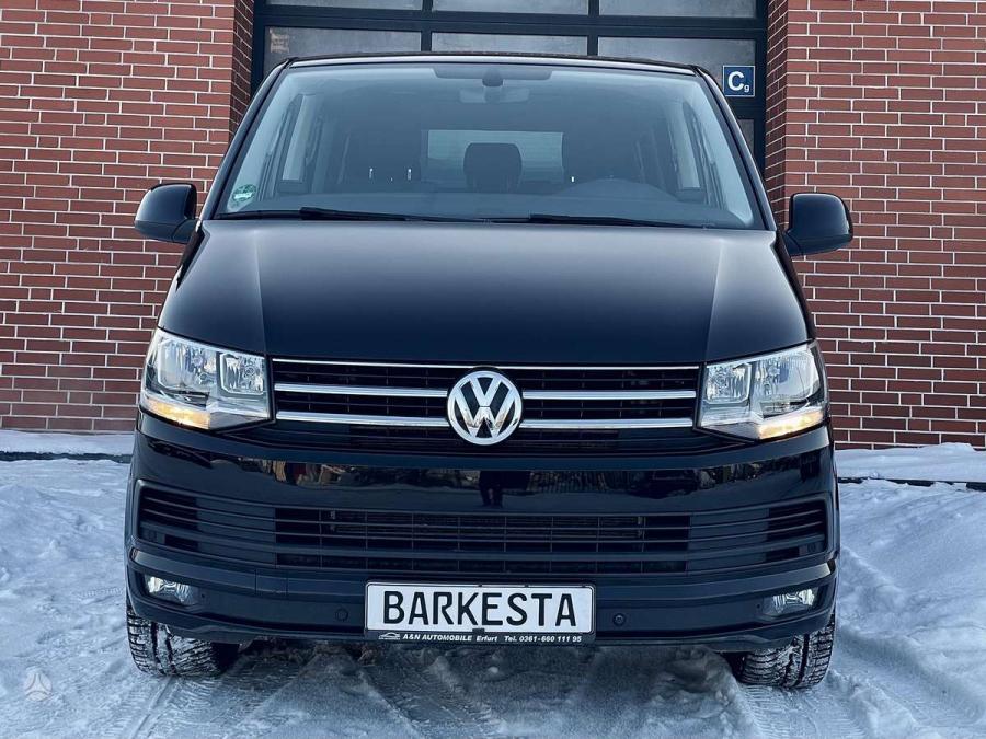 Black Volkswagen Caravelle 2016 in Raseiniai, with an engine capacity of 2.00 L and mileage of 178 thousand km for 18500 €, photo 2 on AUTOMOTO.COM.LV