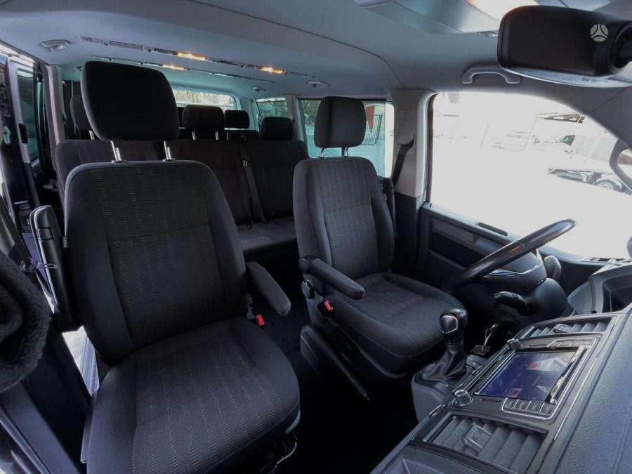 Black Volkswagen Caravelle 2016 in Raseiniai, with an engine capacity of 2.00 L and mileage of 178 thousand km for 18500 €, photo 13 on AUTOMOTO.COM.LV
