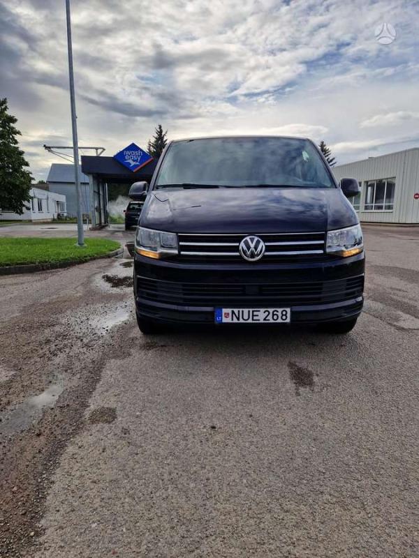 Black Volkswagen Caravelle 2016 in Sakiai, with an engine capacity of 2.00 L and mileage of 288 thousand km for 16999 €, photo 1 on AUTOMOTO.COM.LV