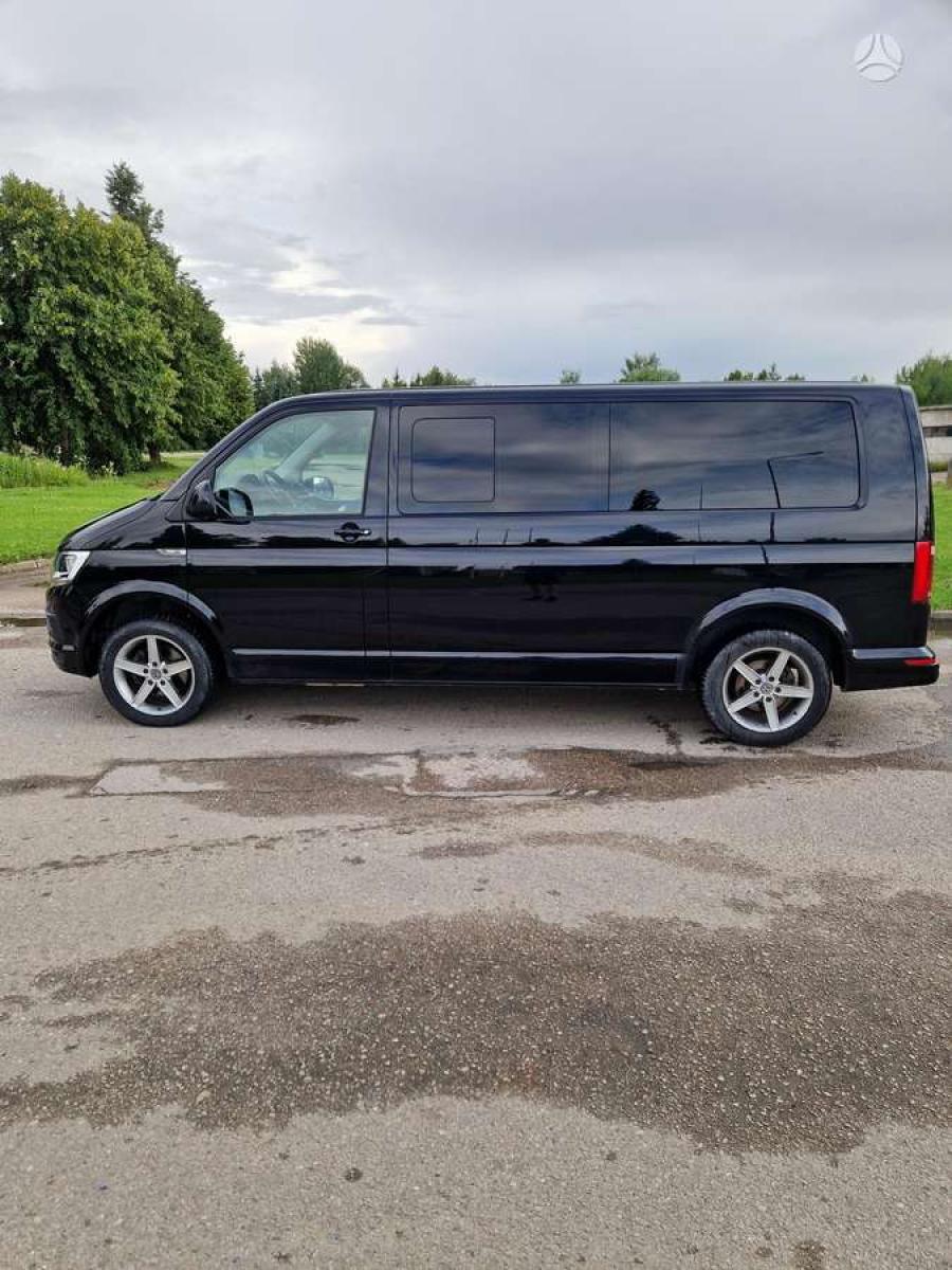 Melns Volkswagen Caravelle 2016 Šakiai, ar dzinēja tilpumu 2.00 L un nobraukumu 288 tūkst. km par 16999 €, foto 7 vietnē AUTOMOTO.COM.LV
