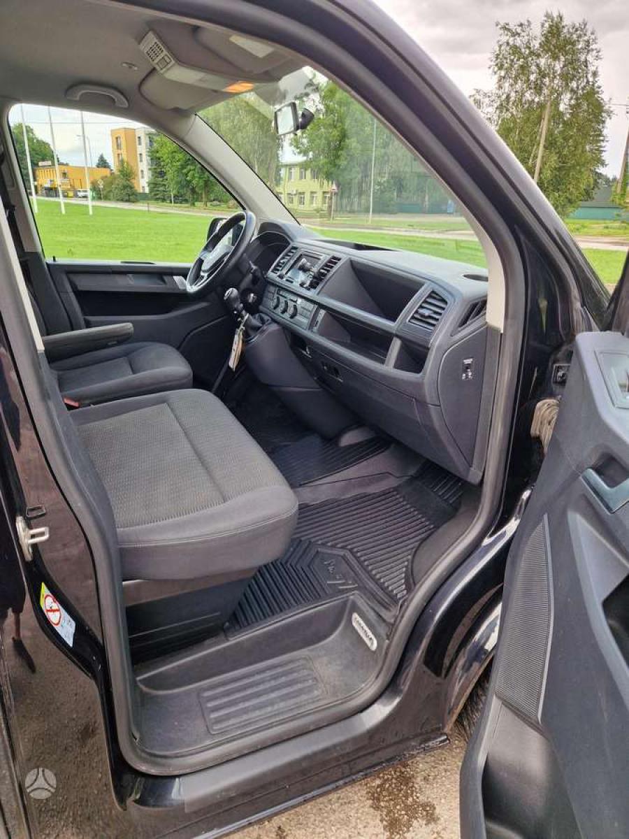Melns Volkswagen Caravelle 2016 Šakiai, ar dzinēja tilpumu 2.00 L un nobraukumu 288 tūkst. km par 16999 €, foto 12 vietnē AUTOMOTO.COM.LV