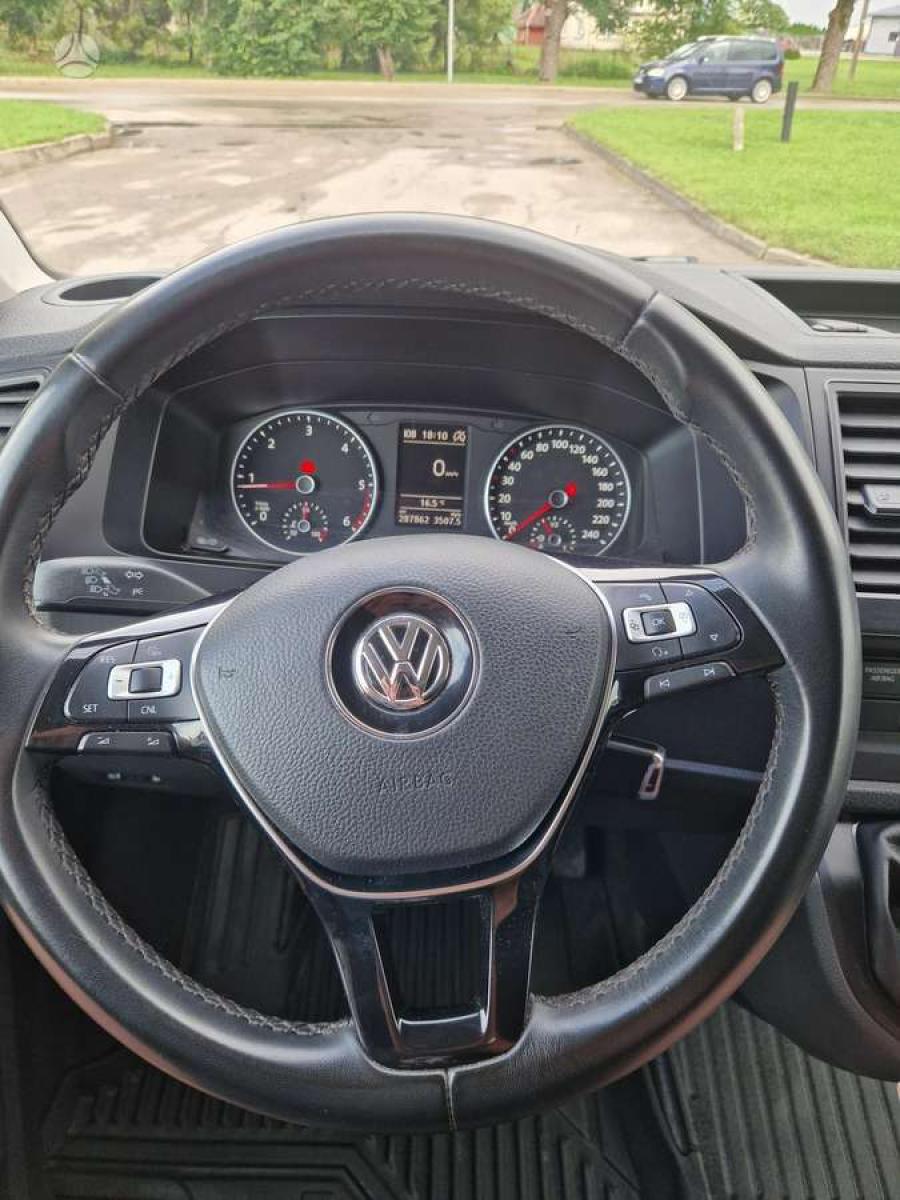 Melns Volkswagen Caravelle 2016 Šakiai, ar dzinēja tilpumu 2.00 L un nobraukumu 288 tūkst. km par 16999 €, foto 13 vietnē AUTOMOTO.COM.LV