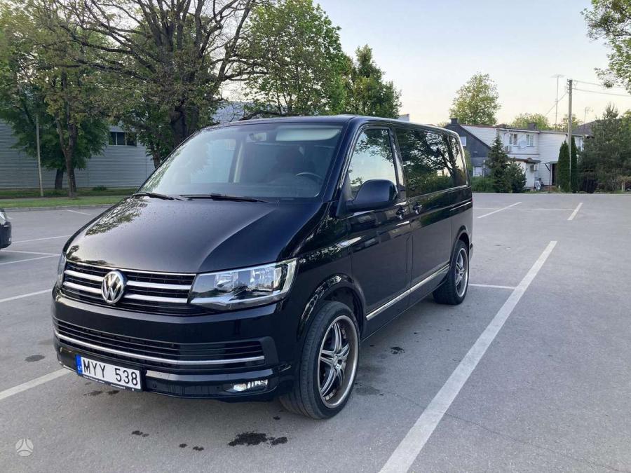 Melns Volkswagen Caravelle 2017 Kauņa, ar dzinēja tilpumu 2.00 L un nobraukumu 212 tūkst. km par 20000 €, foto 1 vietnē AUTOMOTO.COM.LV