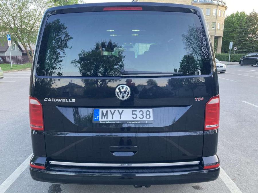 Melns Volkswagen Caravelle 2017 Kauņa, ar dzinēja tilpumu 2.00 L un nobraukumu 212 tūkst. km par 20000 €, foto 5 vietnē AUTOMOTO.COM.LV