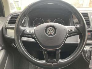 Melns Volkswagen Caravelle 2017 Kauņa, ar dzinēja tilpumu 2.00 L un nobraukumu 212 tūkst. km par 20000 €, foto 18 vietnē AUTOMOTO.COM.LV