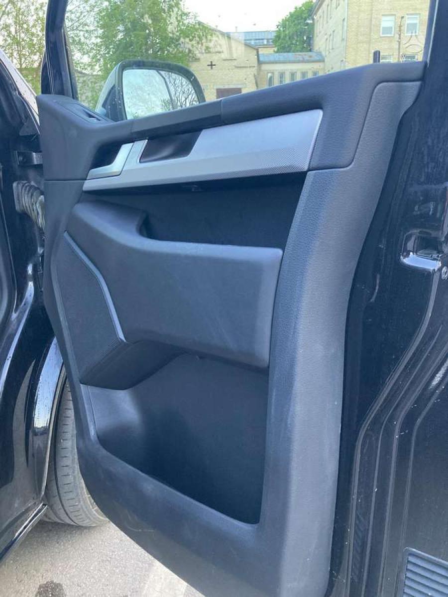 Melns Volkswagen Caravelle 2017 Kauņa, ar dzinēja tilpumu 2.00 L un nobraukumu 212 tūkst. km par 20000 €, foto 23 vietnē AUTOMOTO.COM.LV