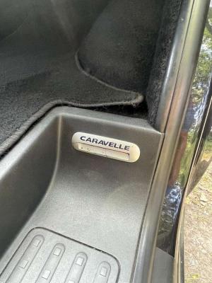 Black Volkswagen Caravelle 2018 in Kaunas, with an engine capacity of 2.00 L and mileage of 326 thousand km for 14950 €, photo 14 on AUTOMOTO.COM.LV