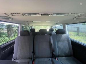 Black Volkswagen Caravelle 2018 in Kaunas, with an engine capacity of 2.00 L and mileage of 326 thousand km for 14950 €, photo 18 on AUTOMOTO.COM.LV