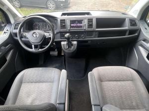 Black Volkswagen Caravelle 2018 in Kaunas, with an engine capacity of 2.00 L and mileage of 326 thousand km for 14950 €, photo 19 on AUTOMOTO.COM.LV
