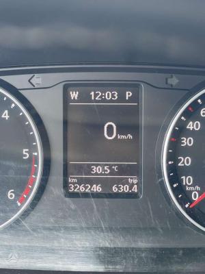 Black Volkswagen Caravelle 2018 in Kaunas, with an engine capacity of 2.00 L and mileage of 326 thousand km for 14950 €, photo 23 on AUTOMOTO.COM.LV