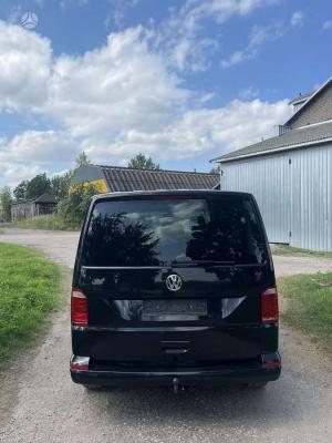 Black Volkswagen Caravelle 2018 in Kaunas, with an engine capacity of 1.97 L and mileage of 326 thousand km for 14900 €, photo 9 on AUTOMOTO.COM.LV