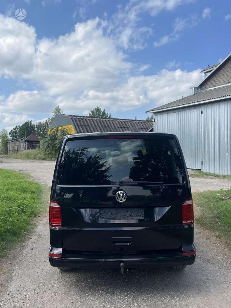 Black Volkswagen Caravelle 2018 in Kaunas, with an engine capacity of 1.97 L and mileage of 326 thousand km for 14900 €, photo 9 on AUTOMOTO.COM.LV