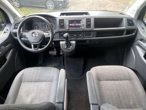 Black Volkswagen Caravelle 2018 in Kaunas, with an engine capacity of 1.97 L and mileage of 326 thousand km for 14900 €, photo 19 on AUTOMOTO.COM.LV