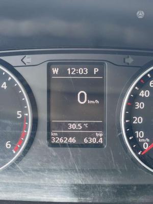 Black Volkswagen Caravelle 2018 in Kaunas, with an engine capacity of 1.97 L and mileage of 326 thousand km for 14900 €, photo 23 on AUTOMOTO.COM.LV