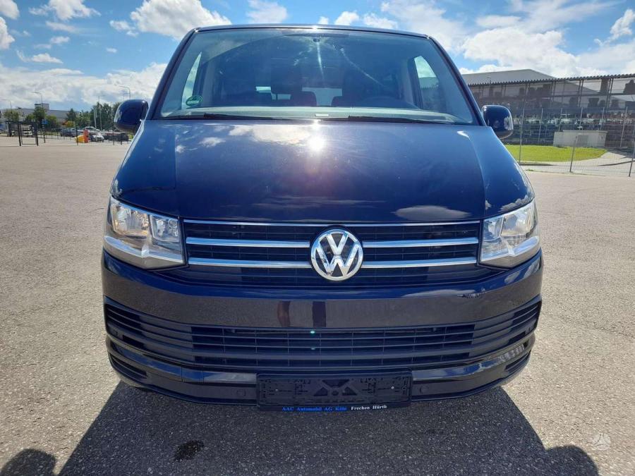Black Volkswagen Caravelle 2018 in Kaunas, with an engine capacity of 2.00 L and mileage of 328 thousand km for 18800 €, photo 3 on AUTOMOTO.COM.LV