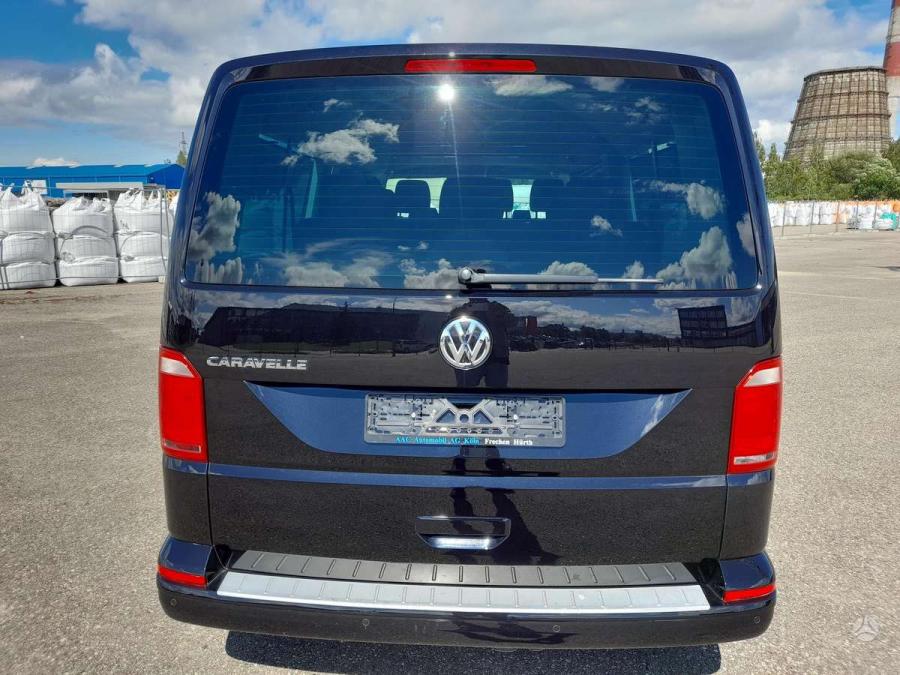 Black Volkswagen Caravelle 2018 in Kaunas, with an engine capacity of 2.00 L and mileage of 328 thousand km for 18800 €, photo 8 on AUTOMOTO.COM.LV
