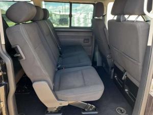 Black Volkswagen Caravelle 2018 in Kaunas, with an engine capacity of 2.00 L and mileage of 328 thousand km for 18800 €, photo 18 on AUTOMOTO.COM.LV