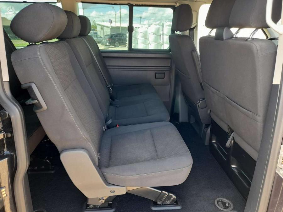 Black Volkswagen Caravelle 2018 in Kaunas, with an engine capacity of 2.00 L and mileage of 328 thousand km for 18800 €, photo 18 on AUTOMOTO.COM.LV