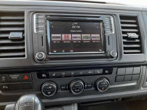 Black Volkswagen Caravelle 2018 in Kaunas, with an engine capacity of 2.00 L and mileage of 328 thousand km for 18800 €, photo 24 on AUTOMOTO.COM.LV
