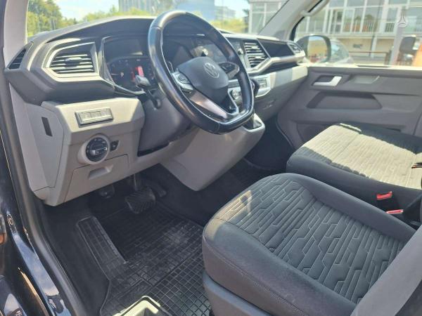 Melns Volkswagen Caravelle 2021 Viļņa, ar dzinēja tilpumu 2.00 L un nobraukumu 270 tūkst. km par 26000 €, foto 9 vietnē AUTOMOTO.COM.LV