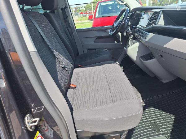 Melns Volkswagen Caravelle 2021 Viļņa, ar dzinēja tilpumu 2.00 L un nobraukumu 270 tūkst. km par 26000 €, foto 10 vietnē AUTOMOTO.COM.LV