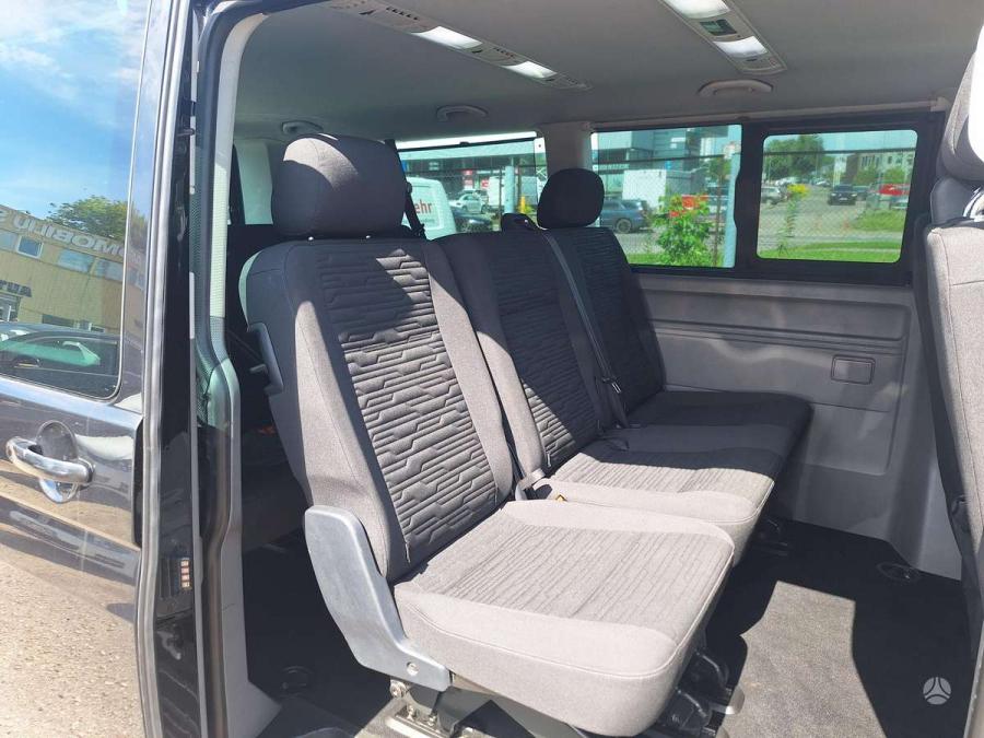 Black Volkswagen Caravelle 2021 in Vilnius, with an engine capacity of 2.00 L and mileage of 270 thousand km for 26000 €, photo 11 on AUTOMOTO.COM.LV