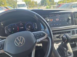 Black Volkswagen Caravelle 2021 in Vilnius, with an engine capacity of 2.00 L and mileage of 270 thousand km for 26000 €, photo 14 on AUTOMOTO.COM.LV