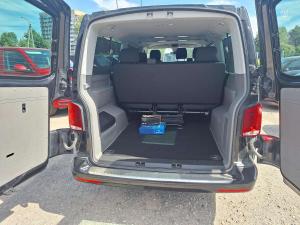 Black Volkswagen Caravelle 2021 in Vilnius, with an engine capacity of 2.00 L and mileage of 270 thousand km for 26000 €, photo 17 on AUTOMOTO.COM.LV