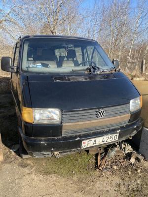 Черный Фольксваген Каравелла 1993 в Екабпилс, объемом двигателя 2.40 л и пробегом 345 тыс. км за 600 €, фото  на AUTOMOTO.COM.LV