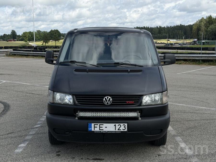 Black Volkswagen Caravelle 1998 in Riga, with an engine capacity of 2.50 L and mileage of 0 thousand km for 3000 €, photo 3 on AUTOMOTO.COM.LV