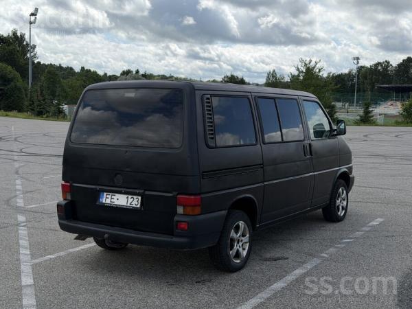 Melns Volkswagen Caravelle 1998 Rīga, ar dzinēja tilpumu 2.50 L un nobraukumu 0 tūkst. km par 3000 €, foto 5 vietnē AUTOMOTO.COM.LV