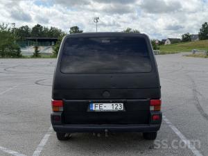 Black Volkswagen Caravelle 1998 in Riga, with an engine capacity of 2.50 L and mileage of 0 thousand km for 3000 €, photo 7 on AUTOMOTO.COM.LV