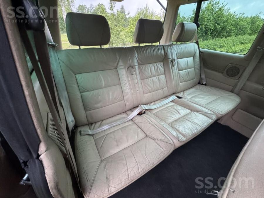Black Volkswagen Caravelle 1999 in Jelgava, with an engine capacity of 2.50 L and mileage of 452 thousand km for 5600 €, photo 11 on AUTOMOTO.COM.LV