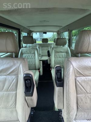 Black Volkswagen Caravelle 1999 in Jelgava, with an engine capacity of 2.50 L and mileage of 452 thousand km for 5600 €, photo 13 on AUTOMOTO.COM.LV
