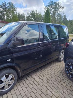 Black Volkswagen Caravelle 2005 in Kraslava, with an engine capacity of 1.90 L and mileage of 383 thousand km for 4200 €, photo 3 on AUTOMOTO.COM.LV