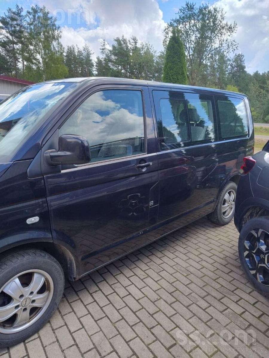 Black Volkswagen Caravelle 2005 in Kraslava, with an engine capacity of 1.90 L and mileage of 383 thousand km for 4200 €, photo 3 on AUTOMOTO.COM.LV