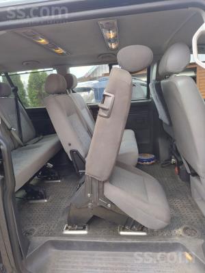 Black Volkswagen Caravelle 2005 in Kraslava, with an engine capacity of 1.90 L and mileage of 383 thousand km for 4200 €, photo 9 on AUTOMOTO.COM.LV