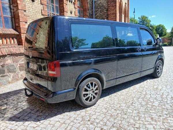 Black Volkswagen Caravelle 2006 in Ventspils, with an engine capacity of 1.90 L and mileage of 301 thousand km for 5650 €, photo 4 on AUTOMOTO.COM.LV
