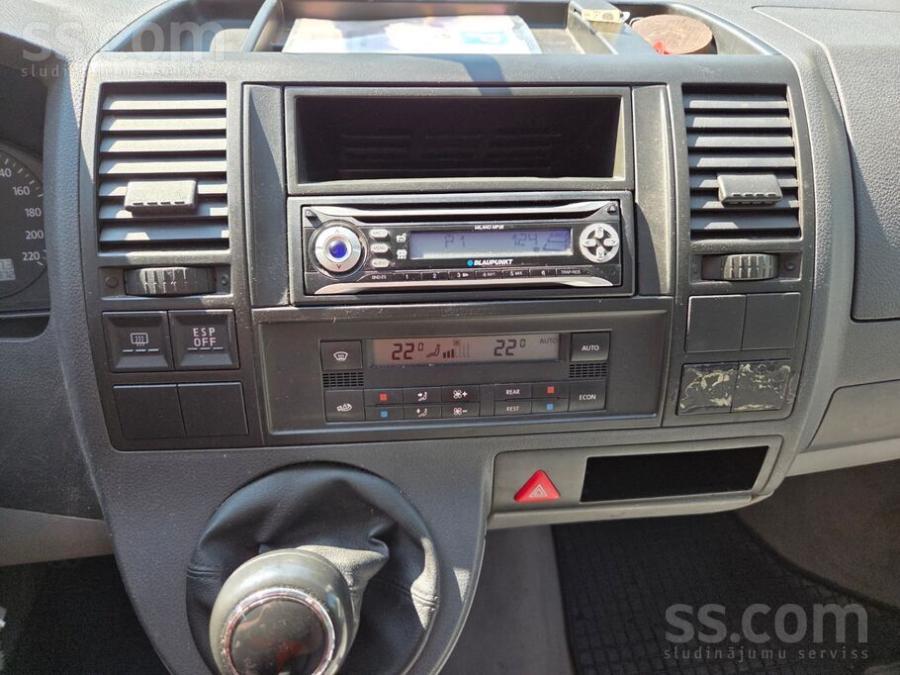 Melns Volkswagen Caravelle 2006 Rīga, ar dzinēja tilpumu 2.50 L un nobraukumu 144 tūkst. km par 7200 €, foto 5 vietnē AUTOMOTO.COM.LV