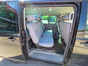 Melns Volkswagen Caravelle 2006 Rīga, ar dzinēja tilpumu 2.50 L un nobraukumu 144 tūkst. km par 7200 €, foto 7 vietnē AUTOMOTO.COM.LV