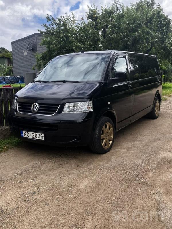 Black Volkswagen Caravelle 2006 in Tukums, with an engine capacity of 2.50 L and mileage of 430 thousand km for 7100 €, photo 2 on AUTOMOTO.COM.LV