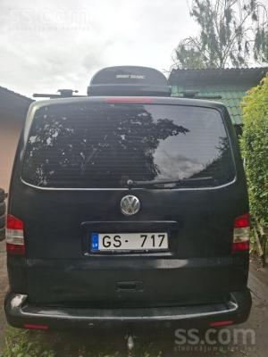 Melns Volkswagen Caravelle 2006 Rīga, ar dzinēja tilpumu 2.50 L un nobraukumu 450 tūkst. km par 4000 €, foto 5 vietnē AUTOMOTO.COM.LV