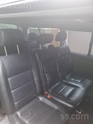 Melns Volkswagen Caravelle 2006 Rīga, ar dzinēja tilpumu 2.50 L un nobraukumu 450 tūkst. km par 4000 €, foto 7 vietnē AUTOMOTO.COM.LV