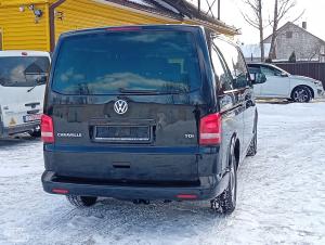 Melns Volkswagen Caravelle 2010 Viļņa, ar dzinēja tilpumu 2.00 L un nobraukumu 299 tūkst. km par 9800 €, foto 3 vietnē AUTOMOTO.COM.LV