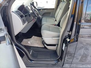 Melns Volkswagen Caravelle 2010 Viļņa, ar dzinēja tilpumu 2.00 L un nobraukumu 299 tūkst. km par 9800 €, foto 5 vietnē AUTOMOTO.COM.LV