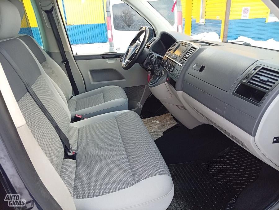 Melns Volkswagen Caravelle 2010 Viļņa, ar dzinēja tilpumu 2.00 L un nobraukumu 299 tūkst. km par 9800 €, foto 8 vietnē AUTOMOTO.COM.LV