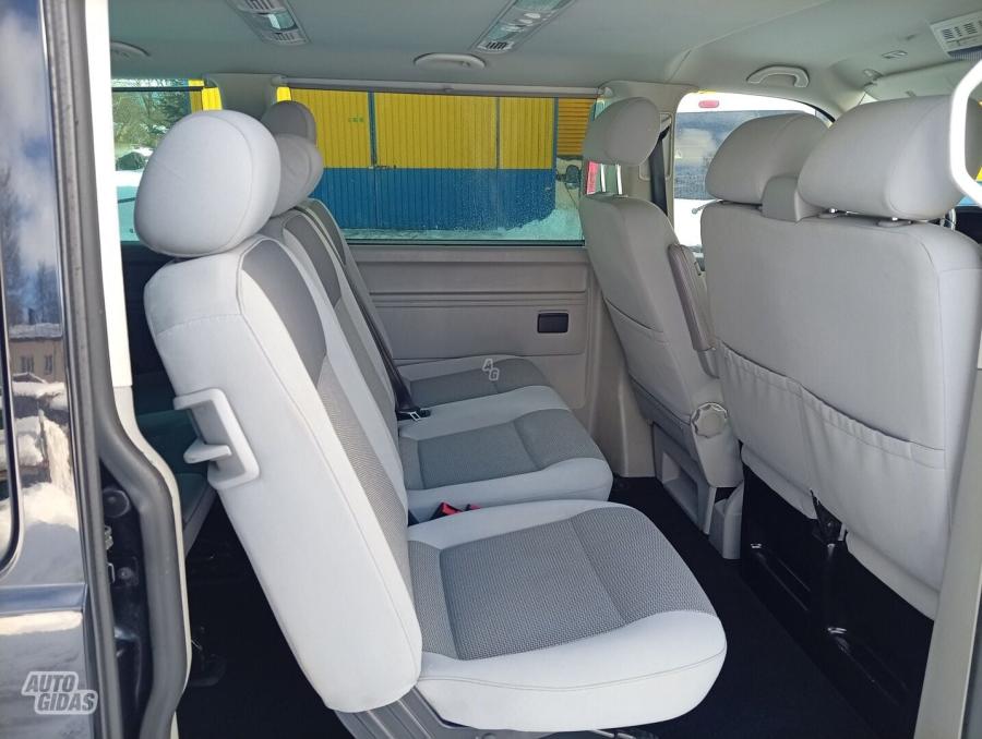 Melns Volkswagen Caravelle 2010 Viļņa, ar dzinēja tilpumu 2.00 L un nobraukumu 299 tūkst. km par 9800 €, foto 12 vietnē AUTOMOTO.COM.LV
