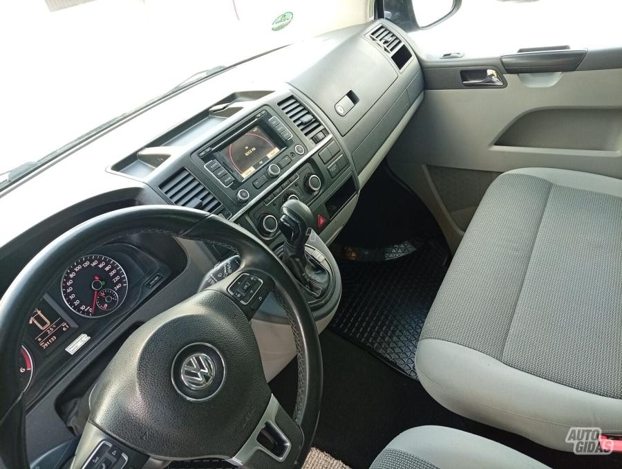 Melns Volkswagen Caravelle 2010 Viļņa, ar dzinēja tilpumu 2.00 L un nobraukumu 299 tūkst. km par 9800 €, foto 17 vietnē AUTOMOTO.COM.LV