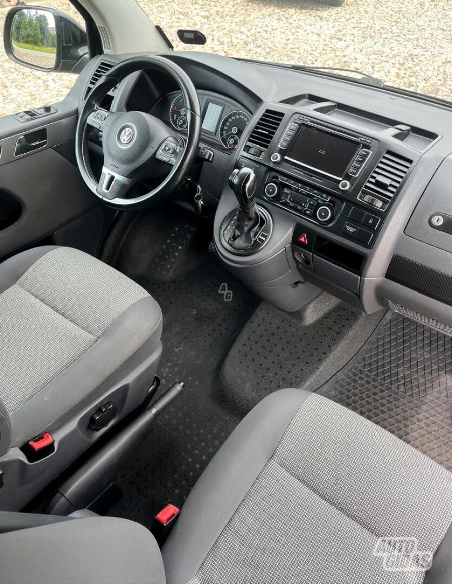 Melns Volkswagen Caravelle 2010 Vilkaviškis, ar dzinēja tilpumu 2.00 L un nobraukumu 270 tūkst. km par 13500 €, foto 17 vietnē AUTOMOTO.COM.LV