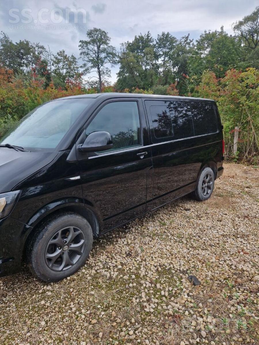 Melns Volkswagen Caravelle 2010 Jēkabpils, ar dzinēja tilpumu 2.00 L un nobraukumu 555 tūkst. km par 10200 €, foto 7 vietnē AUTOMOTO.COM.LV